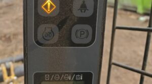 Hydraulic Oil Case Skid Steer Warning Lights [Detailed]